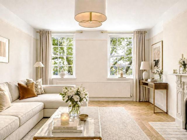 3 bedroom flat for sale