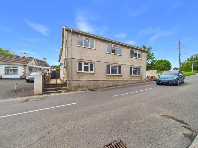 3 bedroom flat for sale