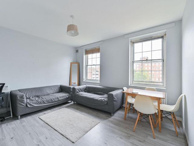 3 bedroom flat for sale