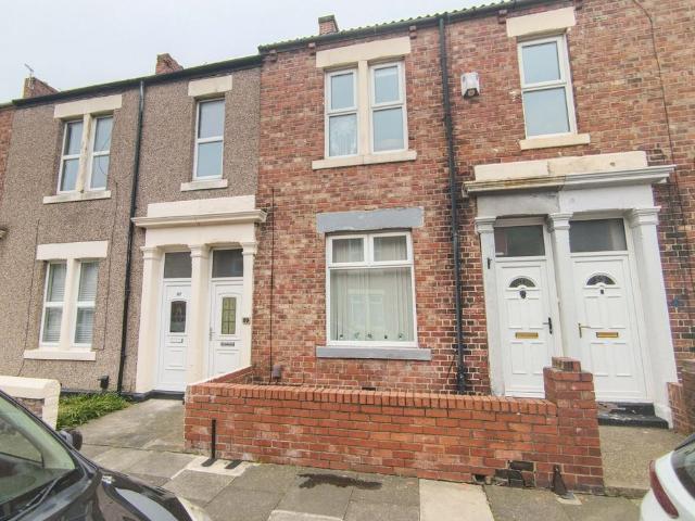 3 bedroom flat for sale