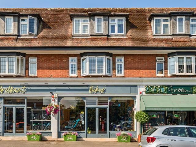 3 bedroom maisonette for sale