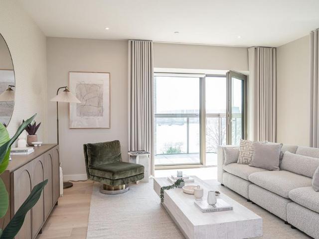 3 bedroom flat for sale