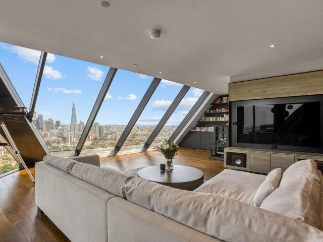 3 bedroom flat for sale