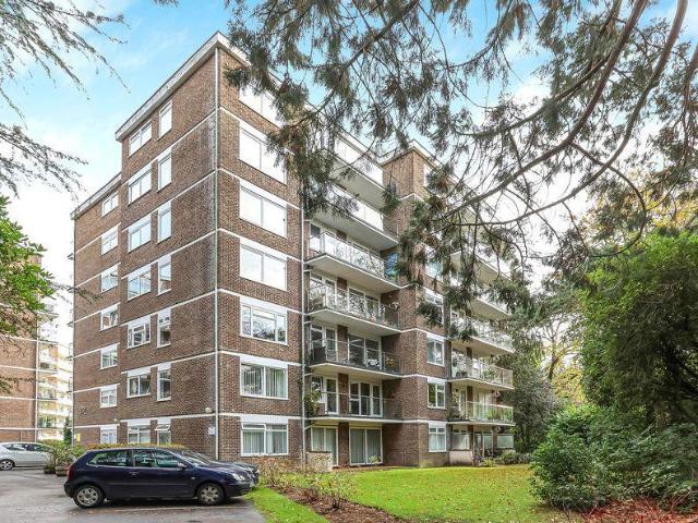 3 bedroom flat for sale