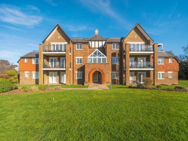 3 bedroom flat for sale