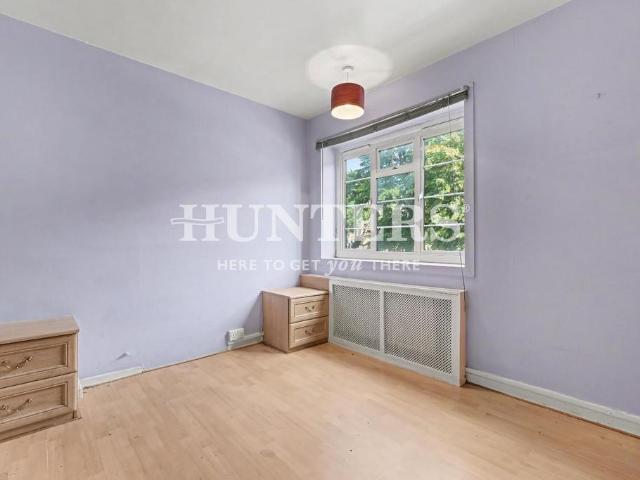 3 bedroom flat for sale