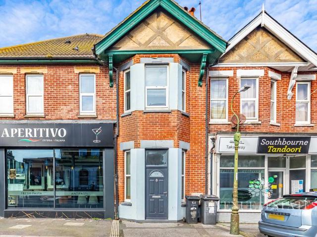 3 bedroom flat for sale