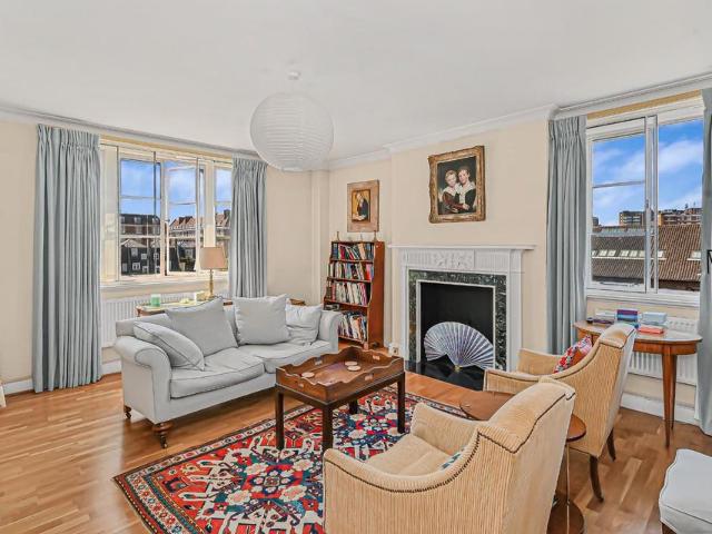 3 bedroom flat for sale