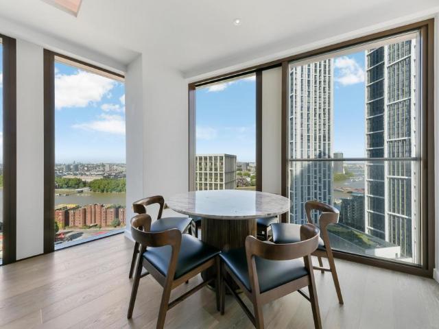 3 bedroom flat for sale