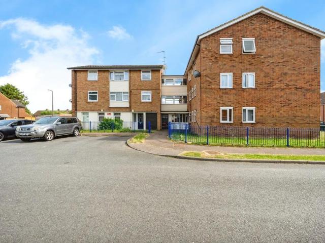 3 bedroom flat for sale