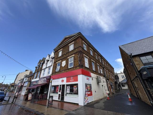 3 bedroom flat for sale