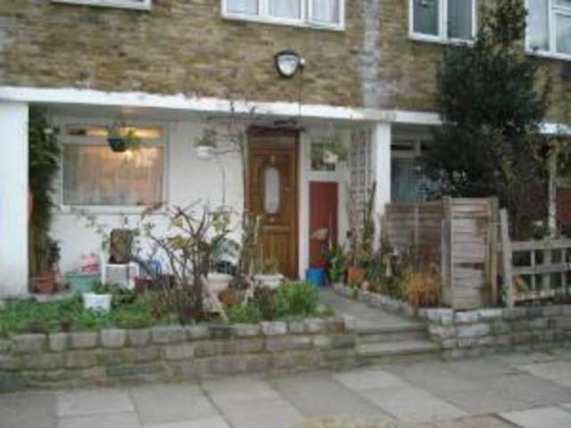 3 bedroom flat for sale