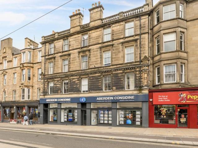 3 bedroom flat for sale