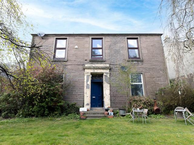 3 bedroom flat for sale
