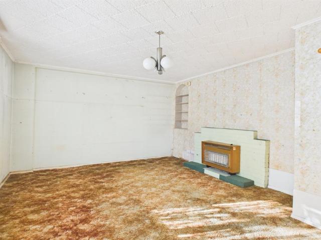 3 bedroom flat for sale