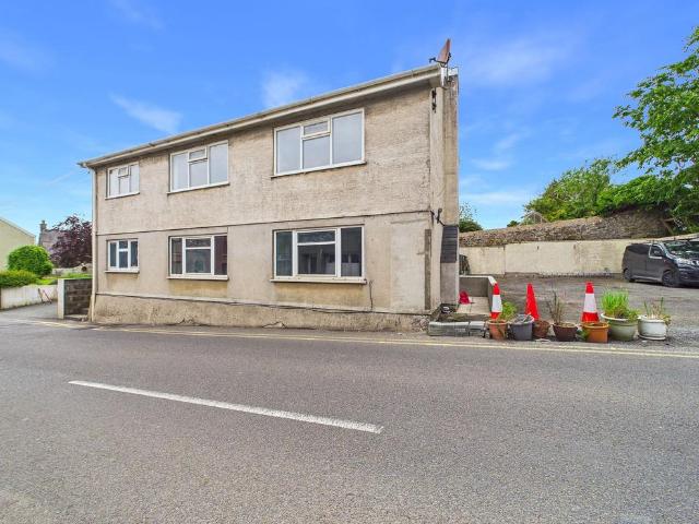 3 bedroom flat for sale