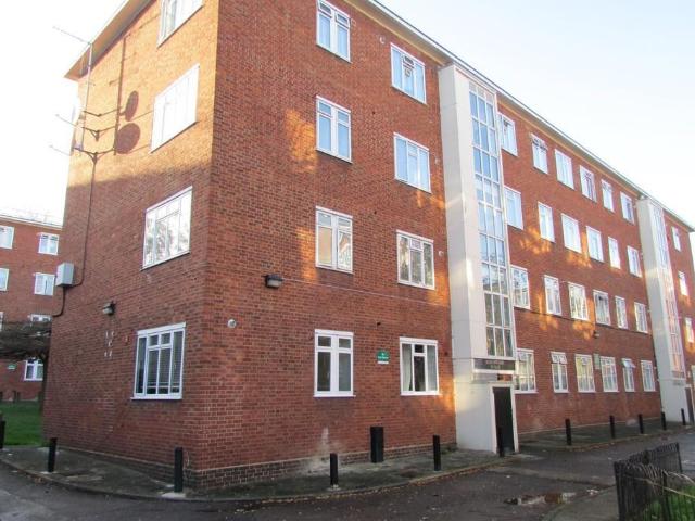 3 bedroom flat for sale