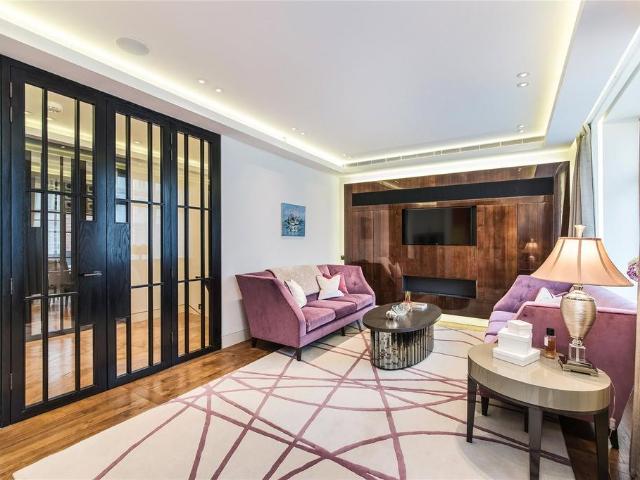 3 bedroom flat for sale