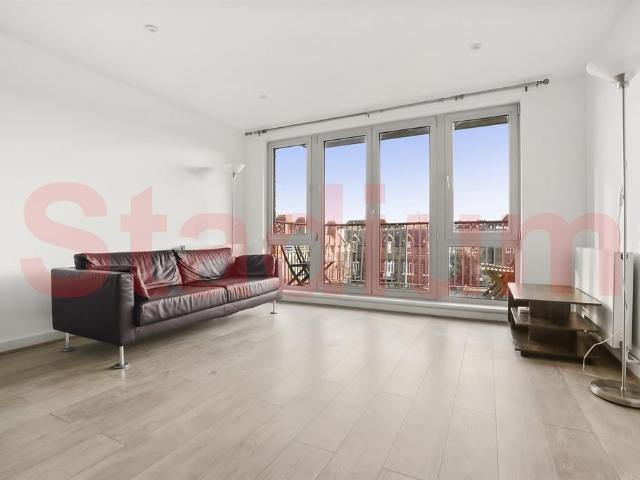 3 bedroom flat for sale