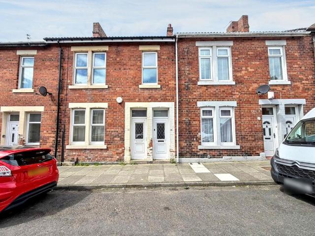 3 bedroom flat for sale