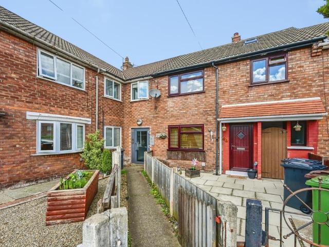 3 bedroom flat for sale