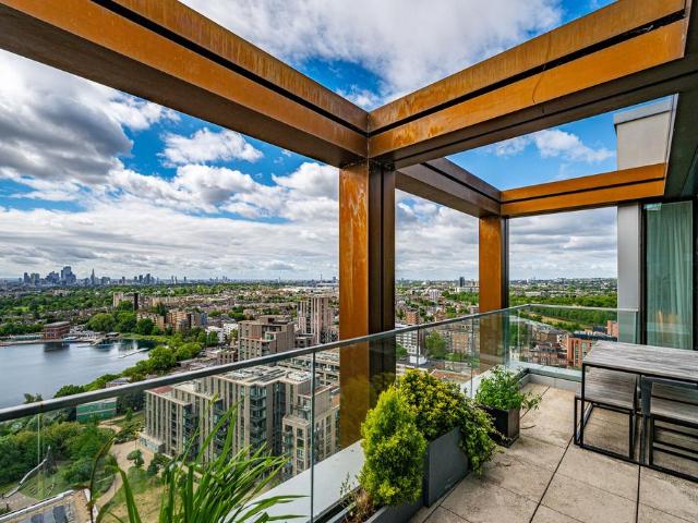 3 bedroom flat for sale