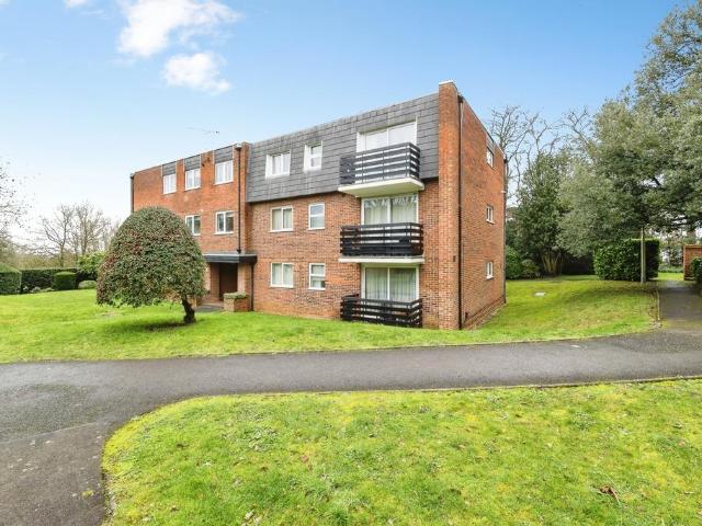 3 bedroom flat for sale