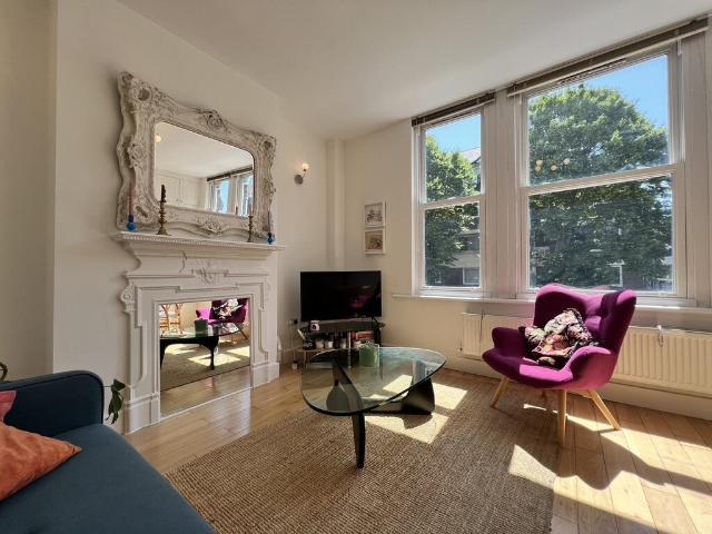 3 bedroom flat for sale