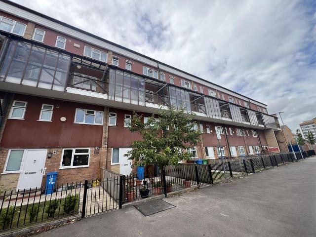 3 bedroom flat for sale