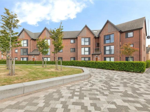 3 bedroom flat for sale