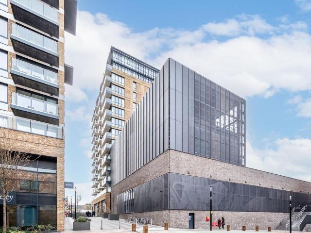 3 bedroom flat for sale