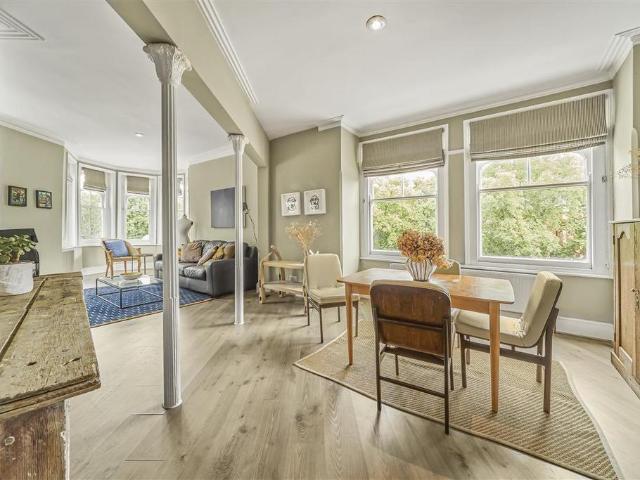 3 bedroom flat for sale
