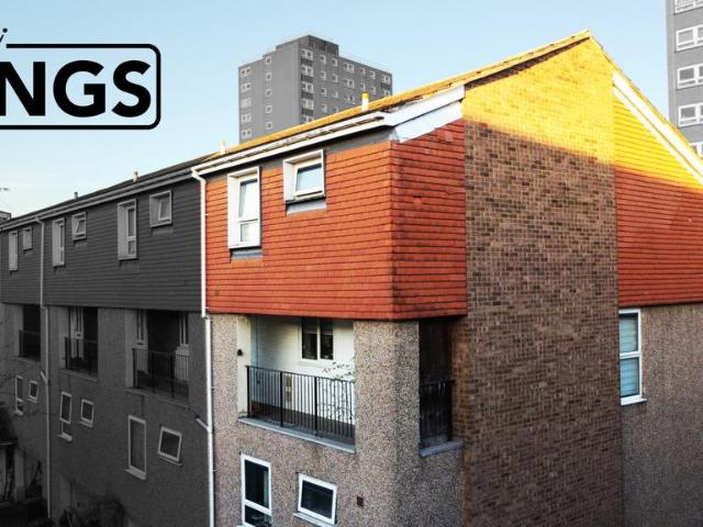 3 bedroom flat for sale