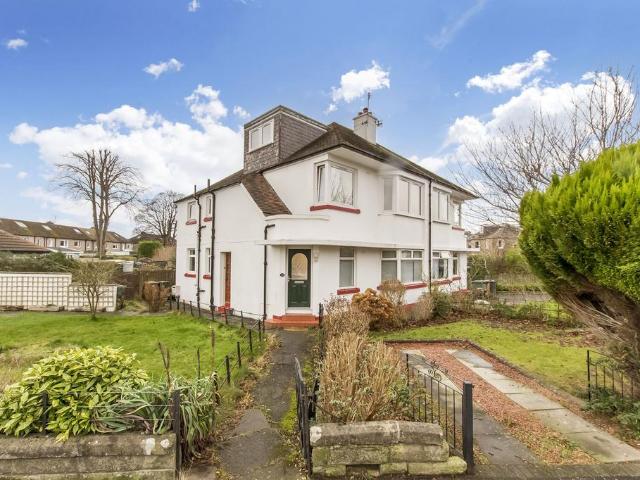 3 bedroom flat for sale