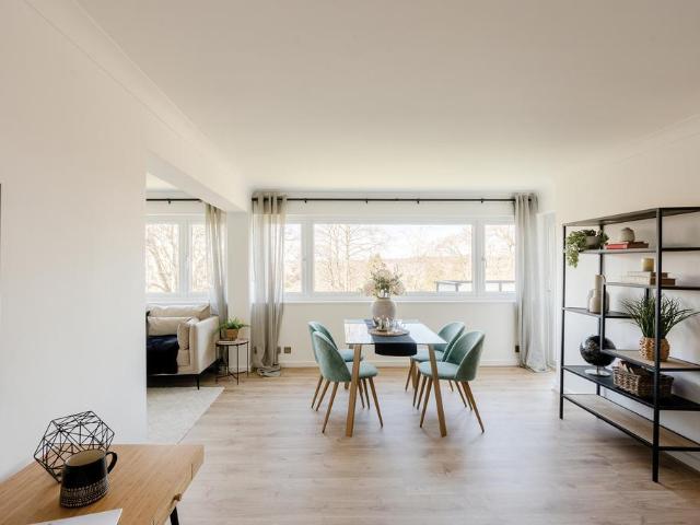 3 bedroom flat for sale