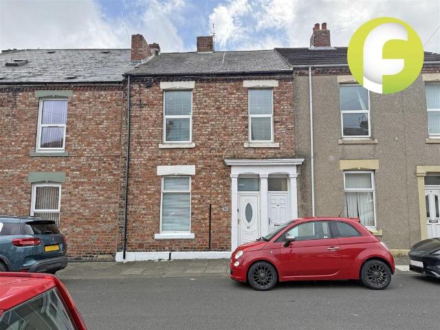 3 bedroom flat for sale