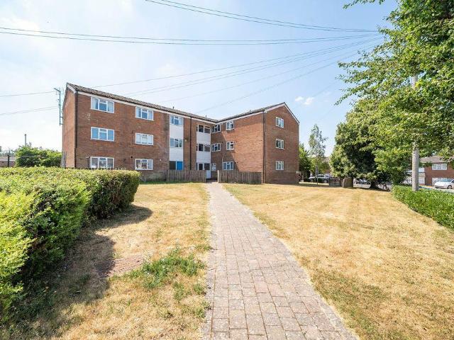 3 bedroom flat for sale