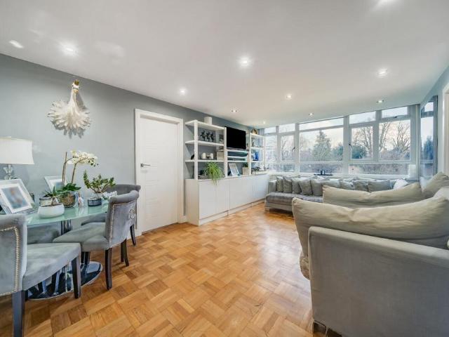 3 bedroom flat for sale