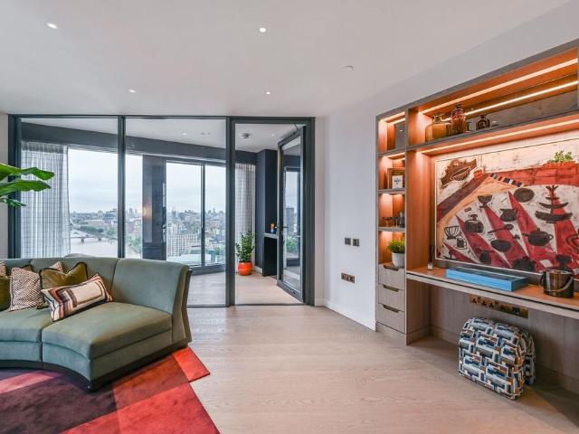 3 bedroom flat for sale