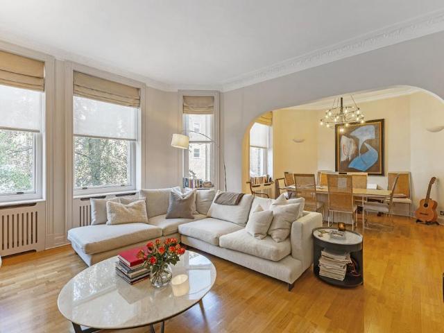 3 bedroom flat for sale
