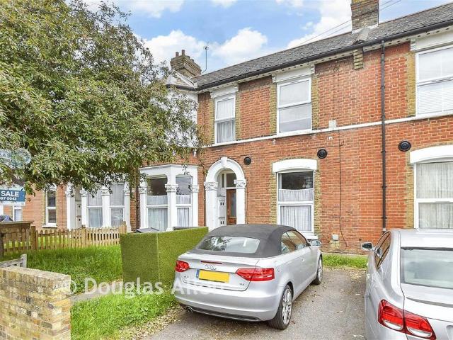 3 bedroom flat for sale