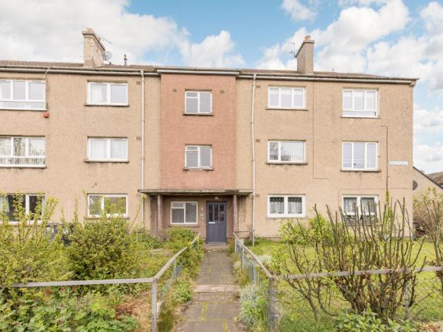 3 bedroom flat for sale