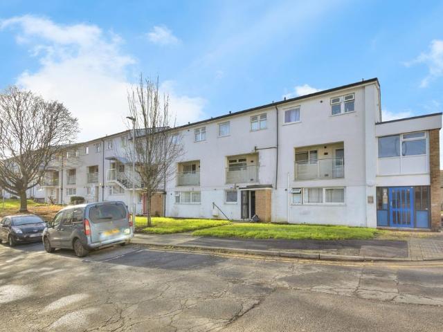 3 bedroom flat for sale