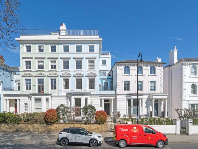 3 bedroom flat for sale