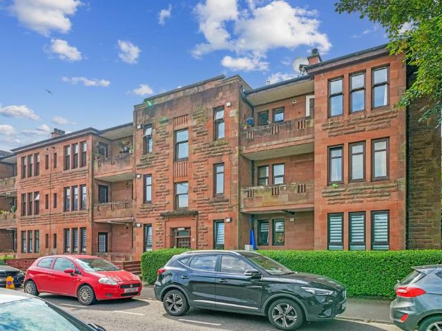 3 bedroom flat for sale