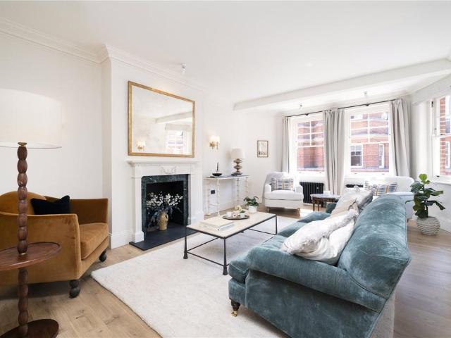 3 bedroom flat for sale
