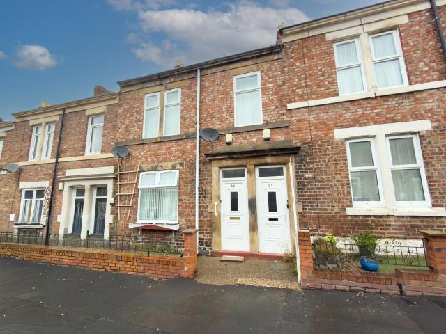3 bedroom flat for sale
