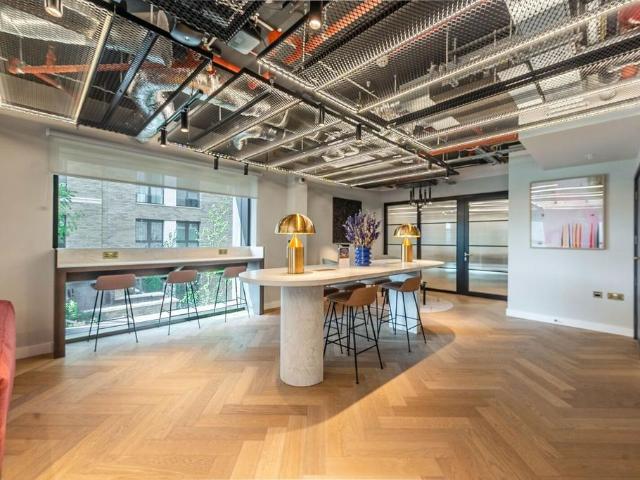 3 bedroom flat for sale