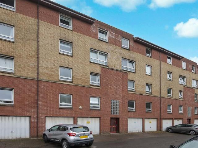3 bedroom flat for sale