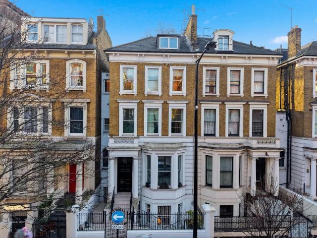 3 bedroom flat for sale